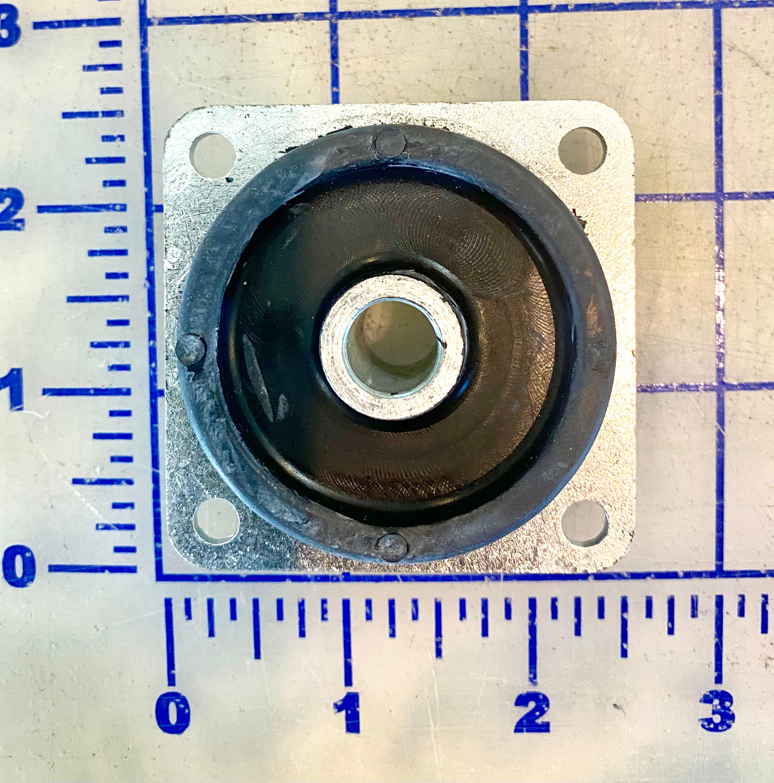 757-10462 Flex mounting, used on all Lister Petter LPW series engine t